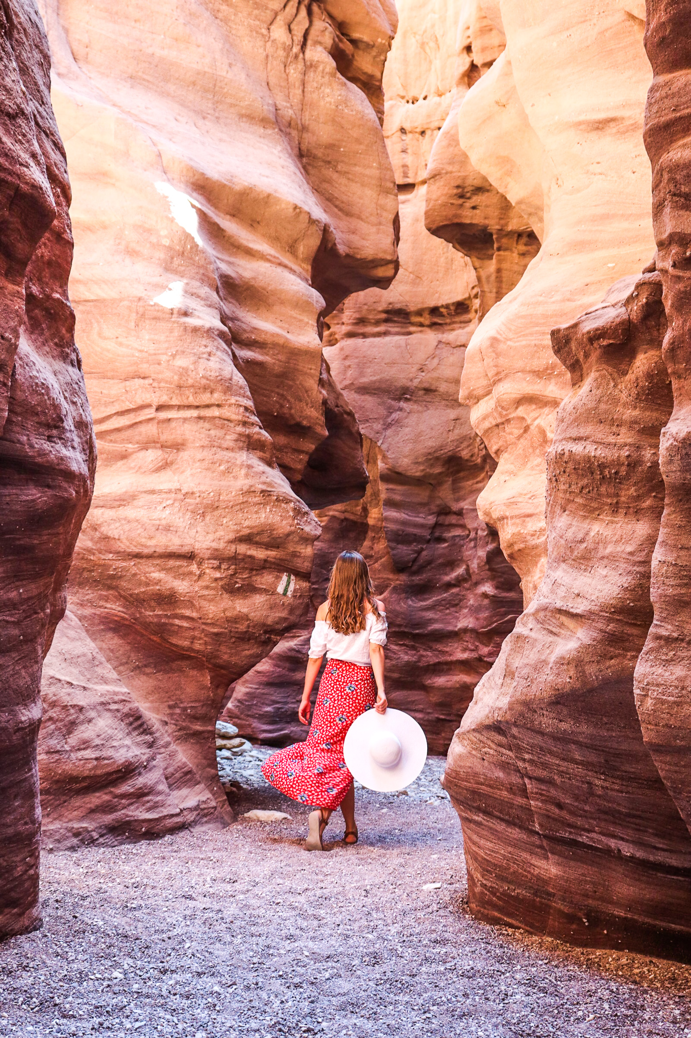Israel - COLORFUL SISTERS